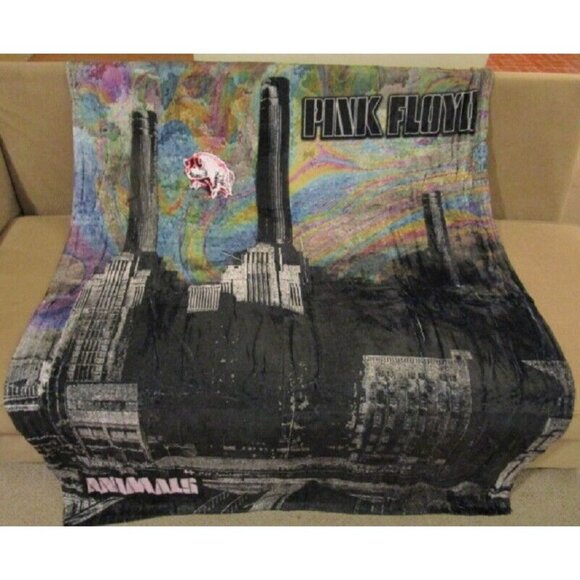 Pink Floyd | Bedding | New Pig Buildings Pink Floyd Fleece Throw Gift ...
